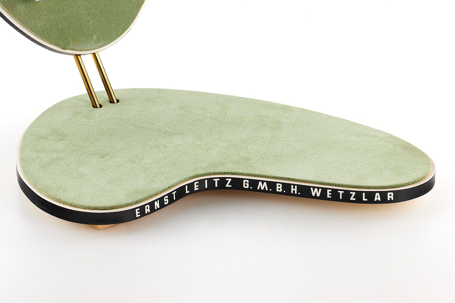 Leica Display Stand with Leica IIf | AI_40_40352